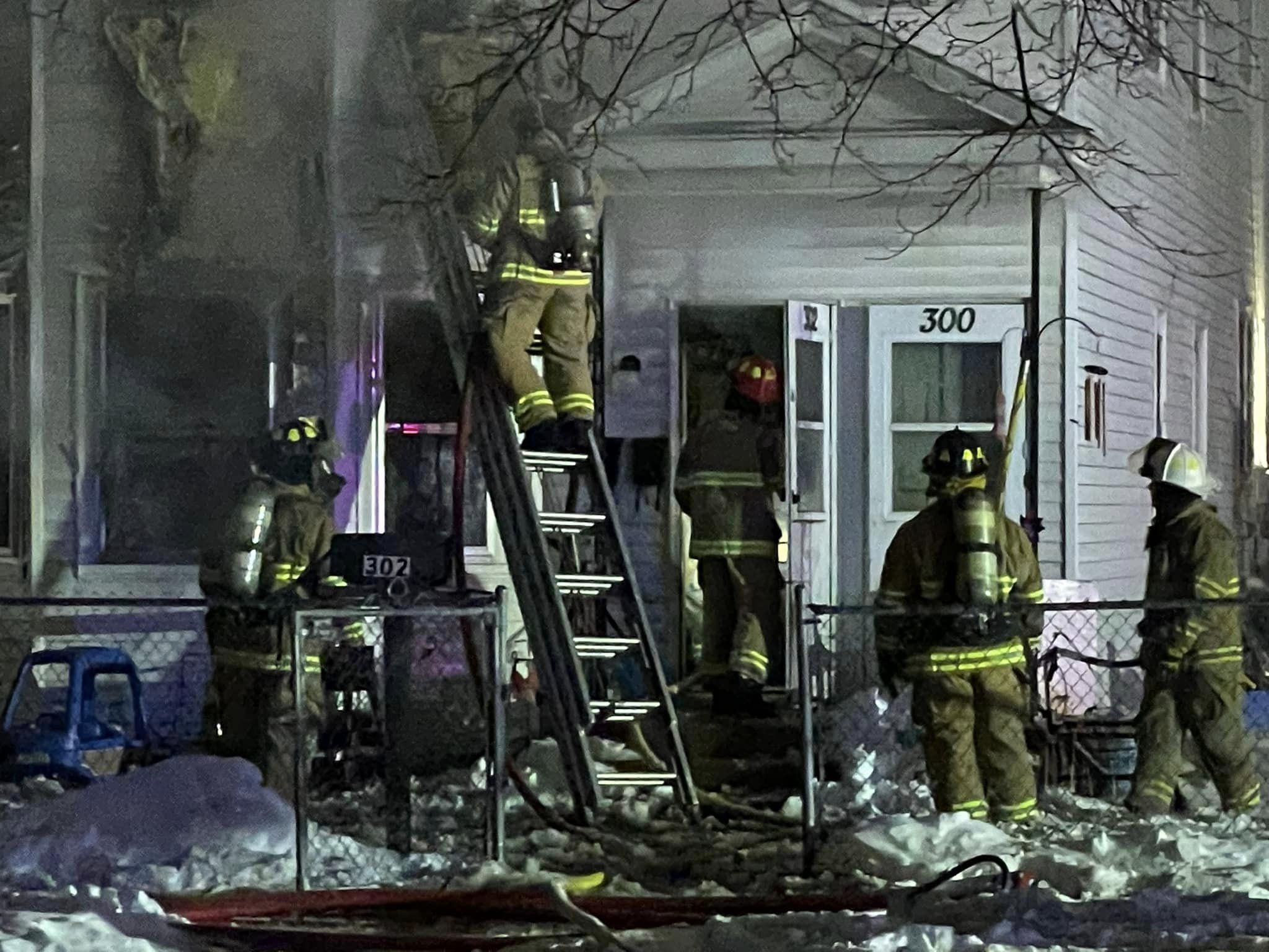 Two People Injured In Overnight Fire In Downtown Escanaba ...